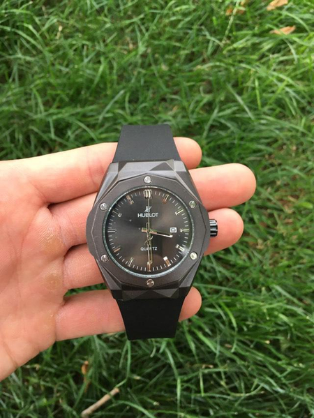 Hublot Geneve soat watch chasi sotiladi