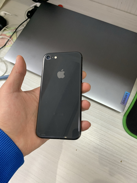 Iphone 8 LLA 64 gb