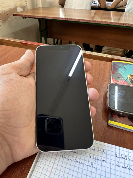 Iphone 12, 64gb, 80% ideal