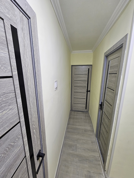 Срочно продаётся в г.Чирчике 2х комн.квар, 2 мкрн, 4 этаж новый ремонт