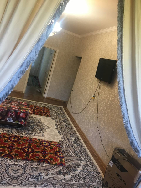 Talabalarga Bezmaklaer bezxazayka kvartera Yunusobod metroni oldida