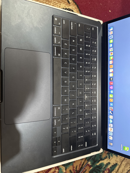 Macbook air m2 13.6 in