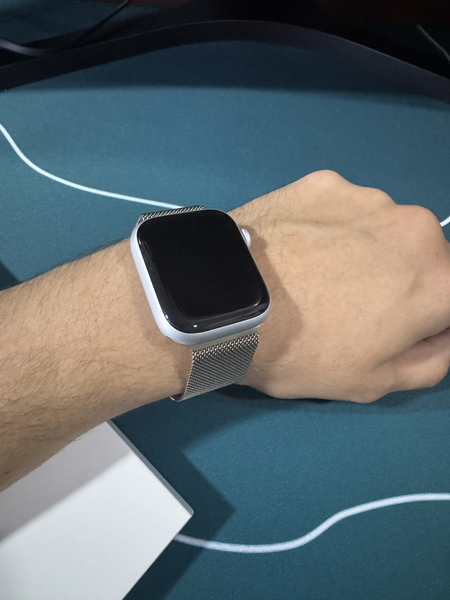 Apple Watch Series 9, 45 мм silver gold