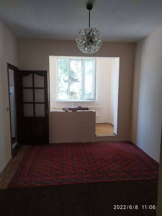 Срочно Продается двухкомнатная квартира недалеко от Сампи.