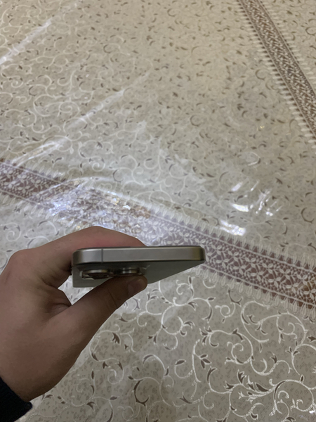 Iphone 15 pro max 100% batare