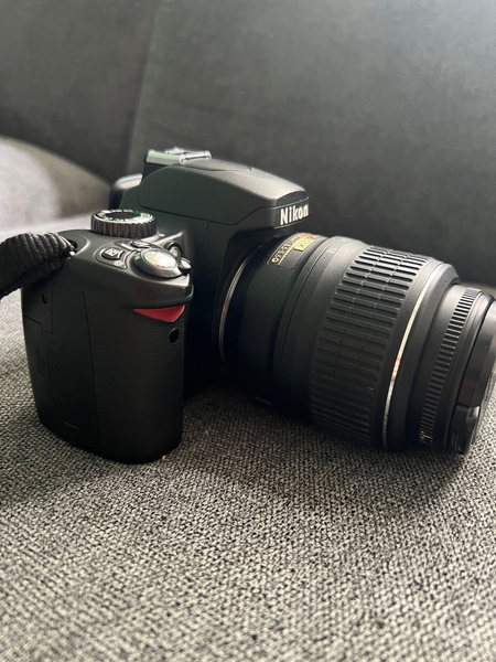 Nikon D60 fotoapparat, Nikon DX AF-S NIKKOR 18-55 VR linza