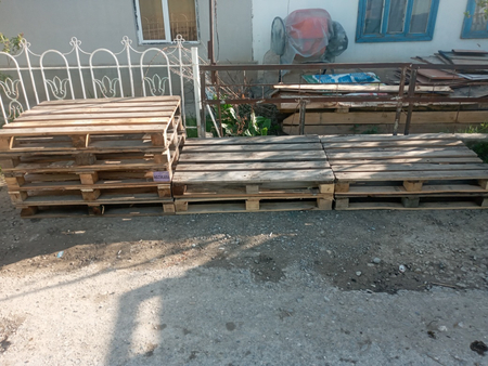 Продается поддоны разных размеров штука за 50-60 тыс. Сум