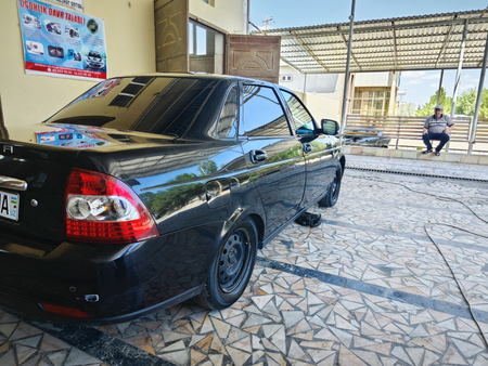 Lada Priora srochniy sotiladi