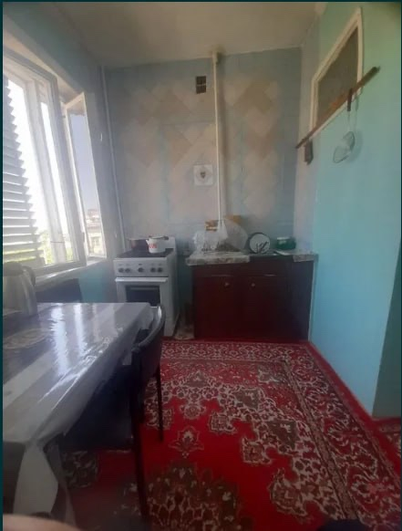 Гунча продам .Т. Рядом Поликленика балкон 2*6