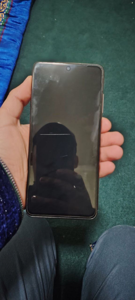 Poco x3 pro  holati ideal 8 ga 256 talik aybi umuman yo’q narxi 1.8 ml
