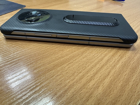 Продам смартфон Tecno phantom V fold