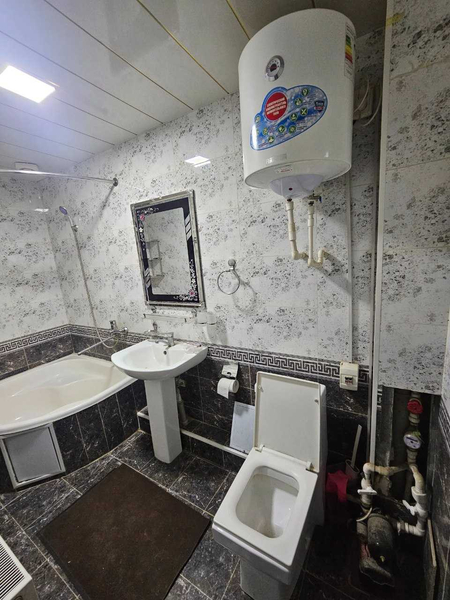 3 xonali 85m² 3-qavat sotiladi.