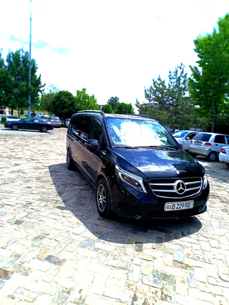 Mercedes benz V CLASS D200