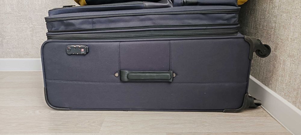 Продаются б/у Чемоданы Slazenger Британия. 
Количество 8 чемоданов.