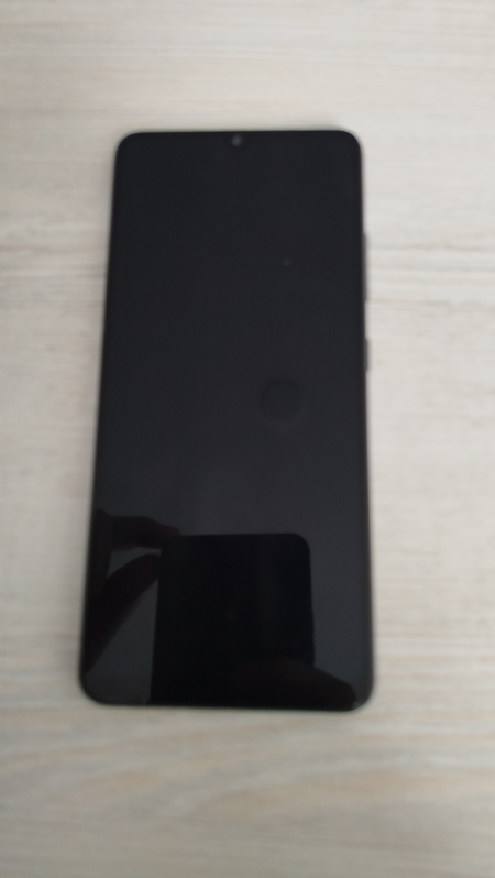 Galaks A 32 sotiladi 800ming