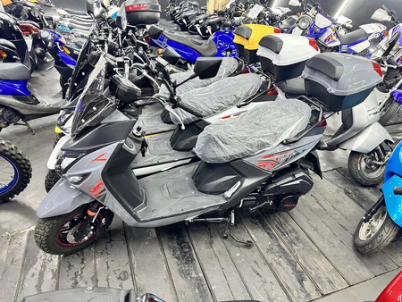 Moto Skuter Optim uz