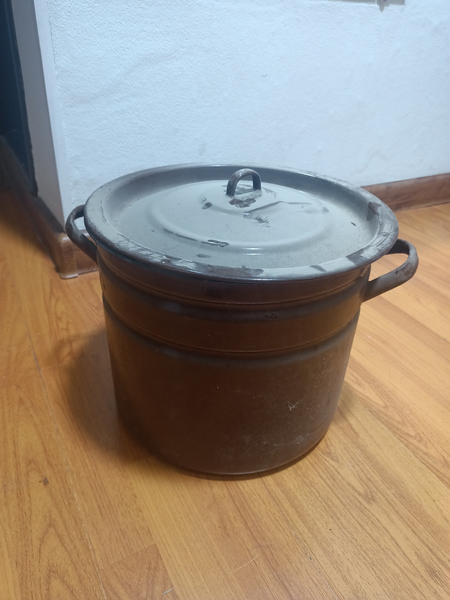 Продам кастрюли эмалированные