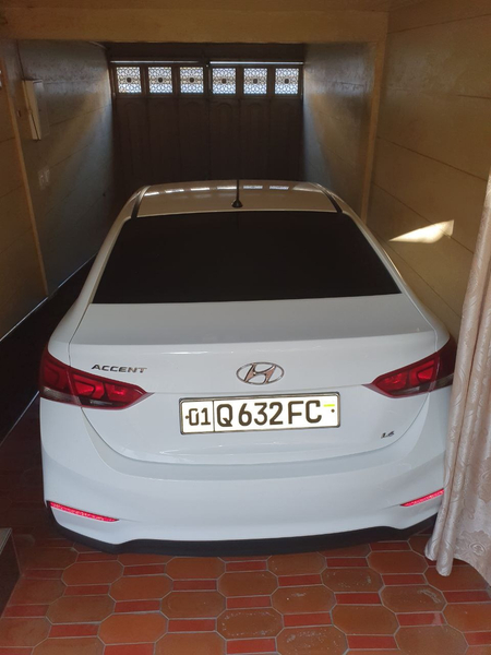 Avto hyundai accent