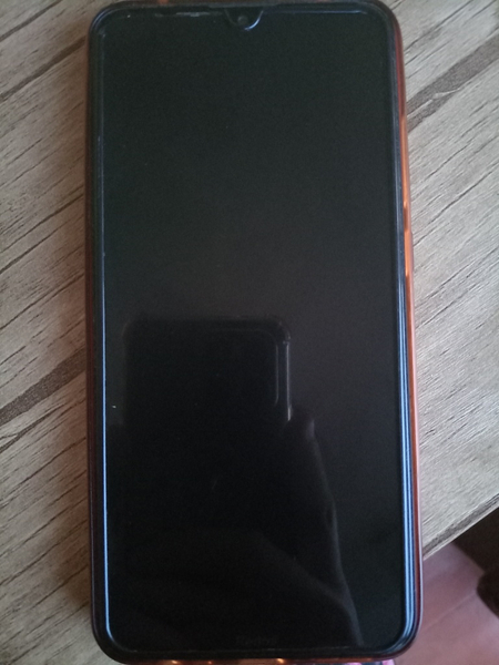 Redmi 8 sotiladi 3 ta g'ilofi qo'shib beriladi