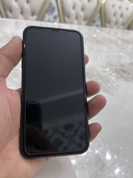 Iphone phone 11 64 gb sotiladi