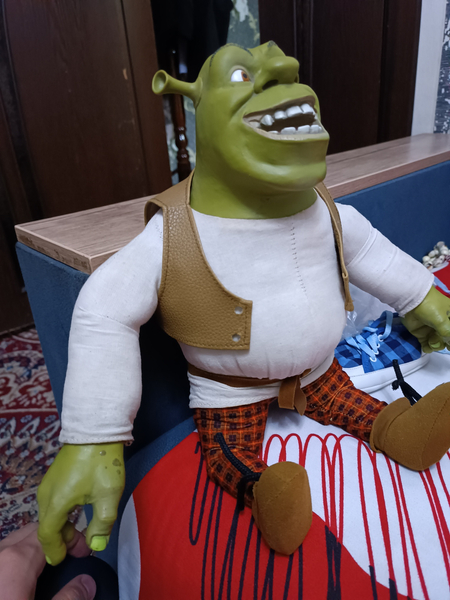 Игрушка Шрек 200000сум