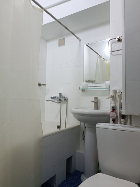 Ц-5, Центр, Киёт, 1/4/4 лоджия: 2*6, 40 М², ИПОТЕКА!