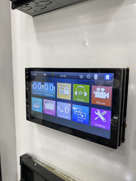 Monitor, Bluetooth, Radio, Fleshka (Magnitofon, Magnitola, Mafon)