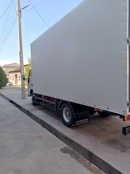 ISUZU 5 tonnali sotiladi