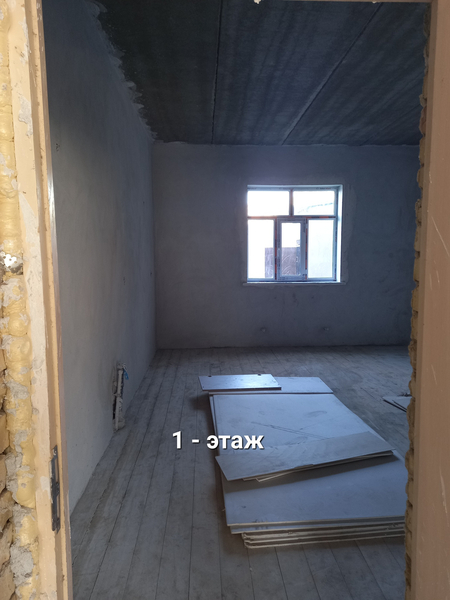 2 - этажли. Ургенч Райцентр базар БалИдораа . Жой Сотилади . 240кв