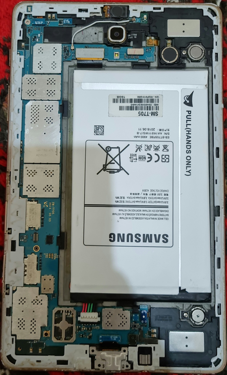 Samsung Tab S sm-t705 sotiladi zapchastga.