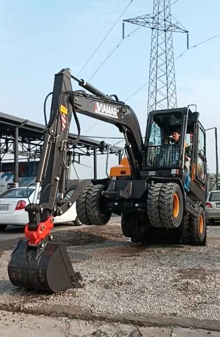 Экскаватор VIAMAR XN-75B   Двигатель - Yanmar
