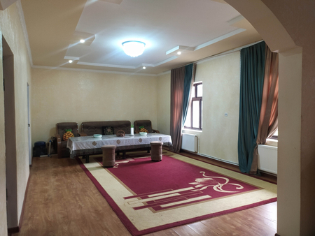 Ховли сотилади, продается дом