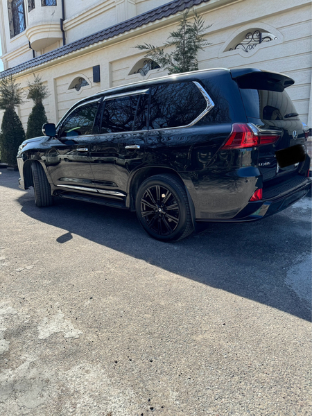 Lexus LX570 фул комплектации. СНГ пакет