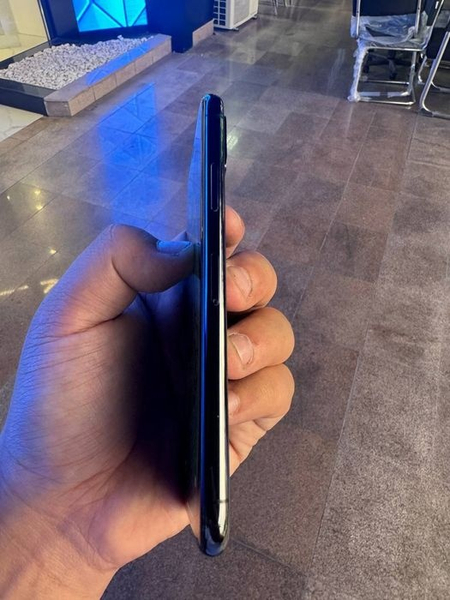 Iphone Xs qora 64 gb