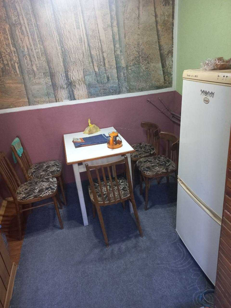 Yunsobod Billur tuyxona yaqinida 1 ta o'g'il bolaga kvartira bor