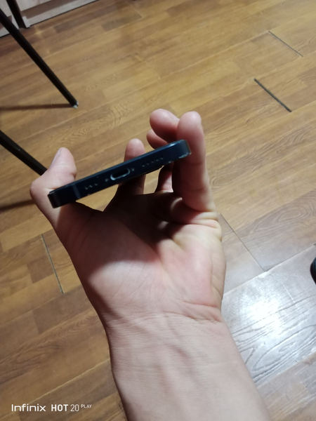 Iphone 12 holati ideal.