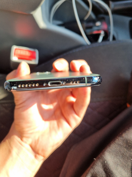 Iphone 11 pro    .