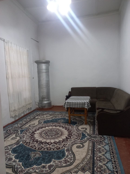 Oylaga yunusobotdan bez makler kvartira bor 350 e.y