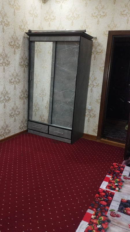 Ijaraga sheriklikka 1ta qiz  kk. Manzil severni sadaf oldida