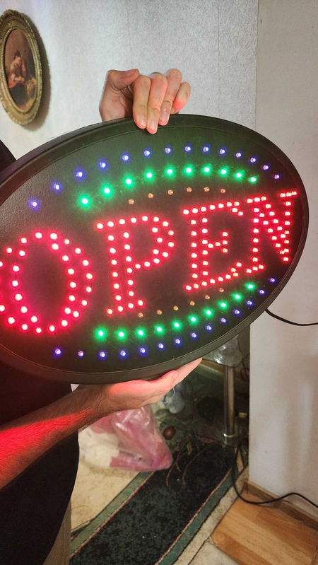 Табличка OPEN вывеска