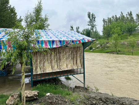 Soy bo'yida Dam olish maskani