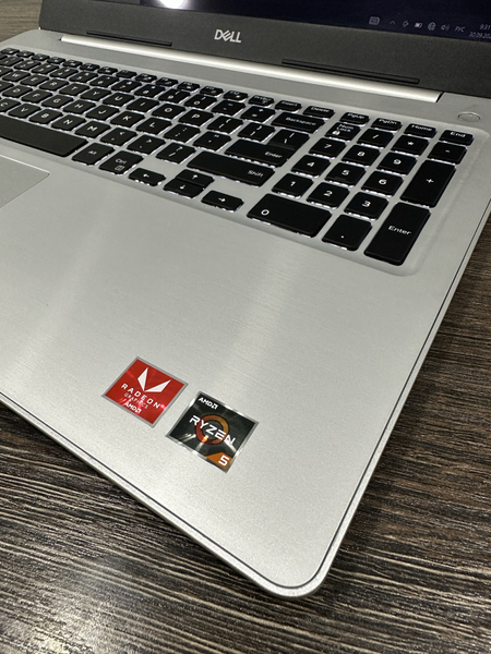 мощный RYZEN 5 ноутбук Dell Inspiron P75F, яркий сенсорный Full HD