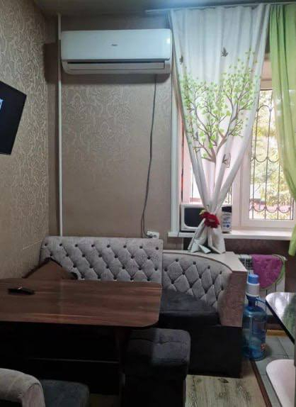 Чиланзар 1 продажа/. 2ком/2этаж. Сталинка