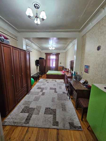 Срочно на Бадамзар махалле продаётся дом.