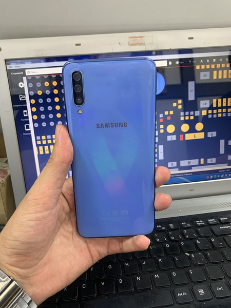 Samsung A70 sotiladi 128 GB