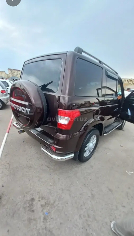 Uaz patriot  sotiladi
