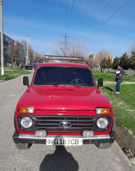 Нива 2121 сотилади 1983 год