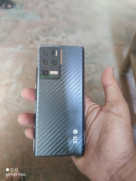 AXON Z30 ULTRA 5G 8+6/25GB