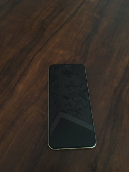 Vivo y35 4gb/128gb zoloto svet