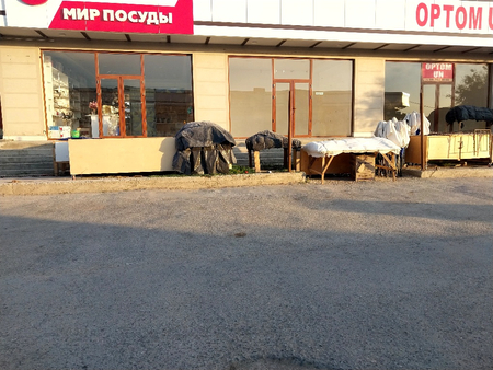 Дукон сотилади  бозор худудида